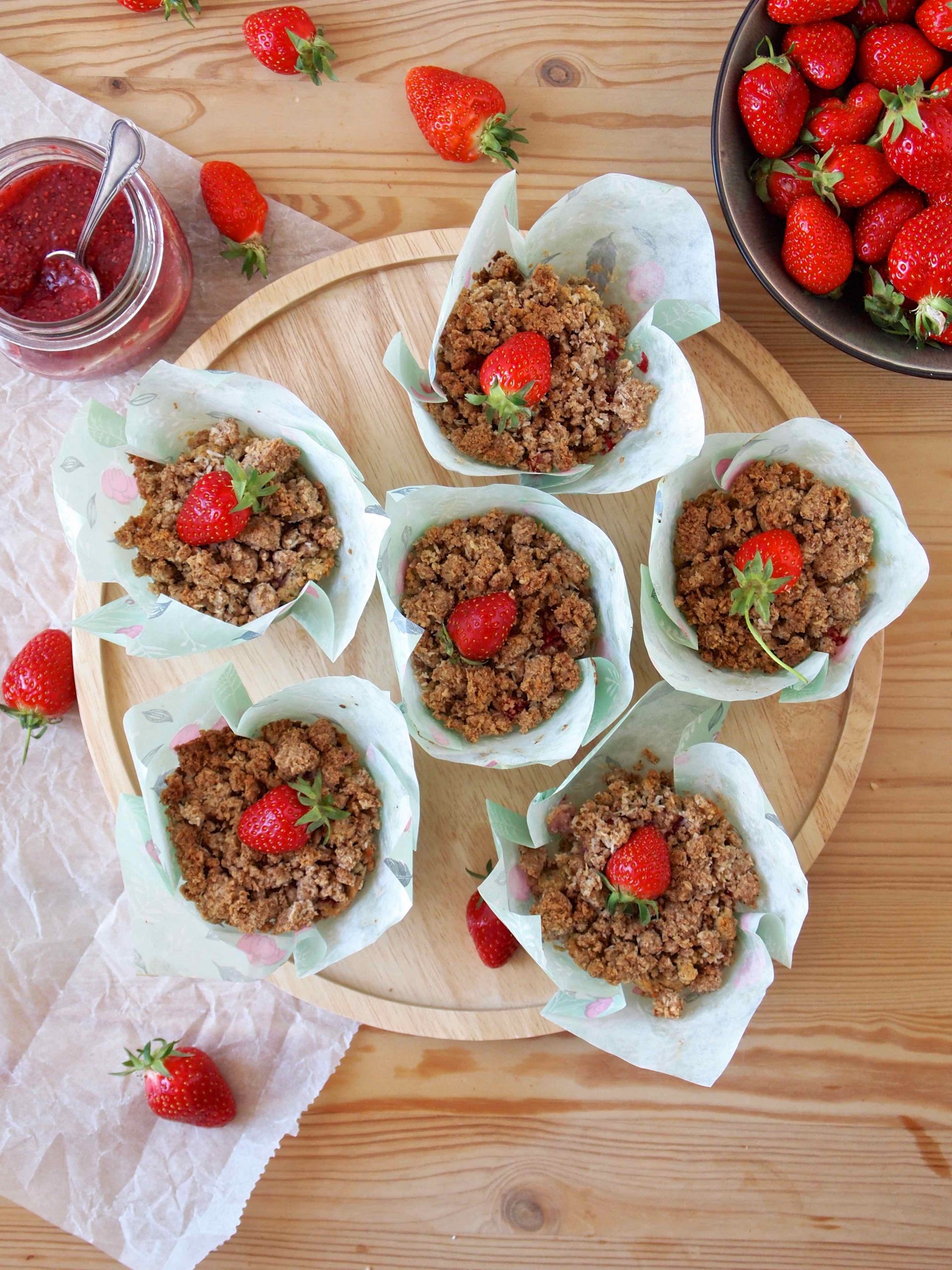 A Muffin a day: Gesunde Erdbeer-Erdmandel-Muffins mit Kokosstreusel ...